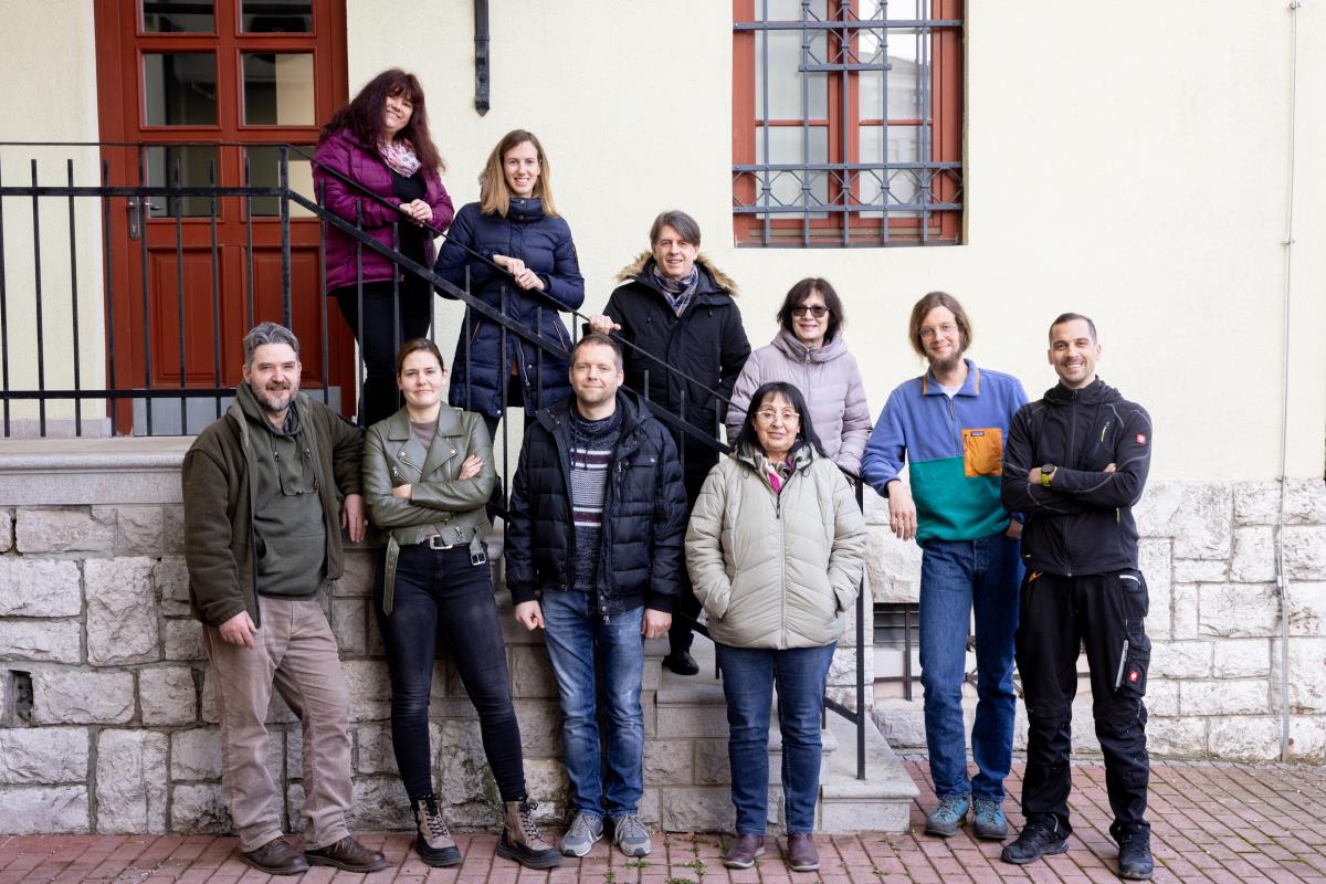 Kontakti - Notranjski muzej Postojna